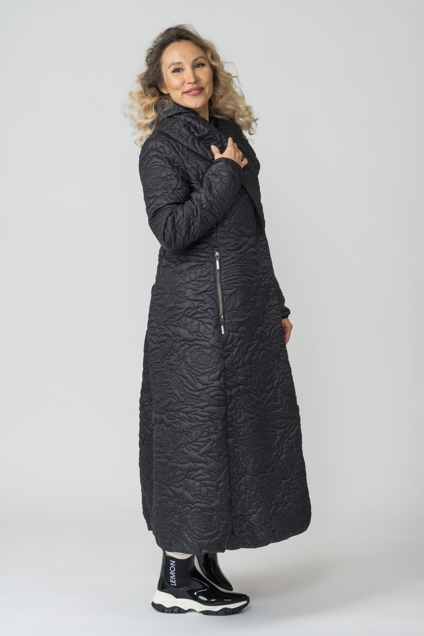 Black Long Quilted Coat Rose is a pure luxury for modern women