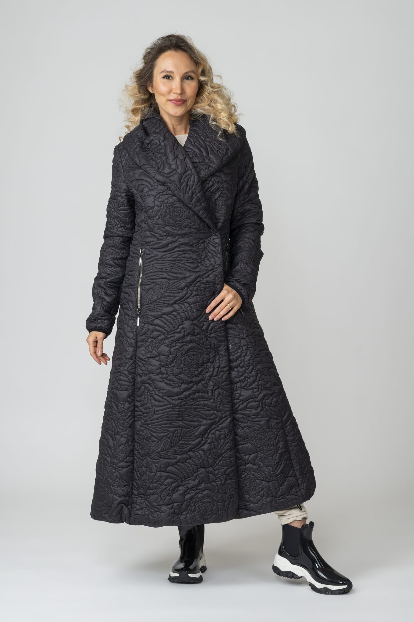 Black Long Quilted Coat Rose is a pure luxury for modern women