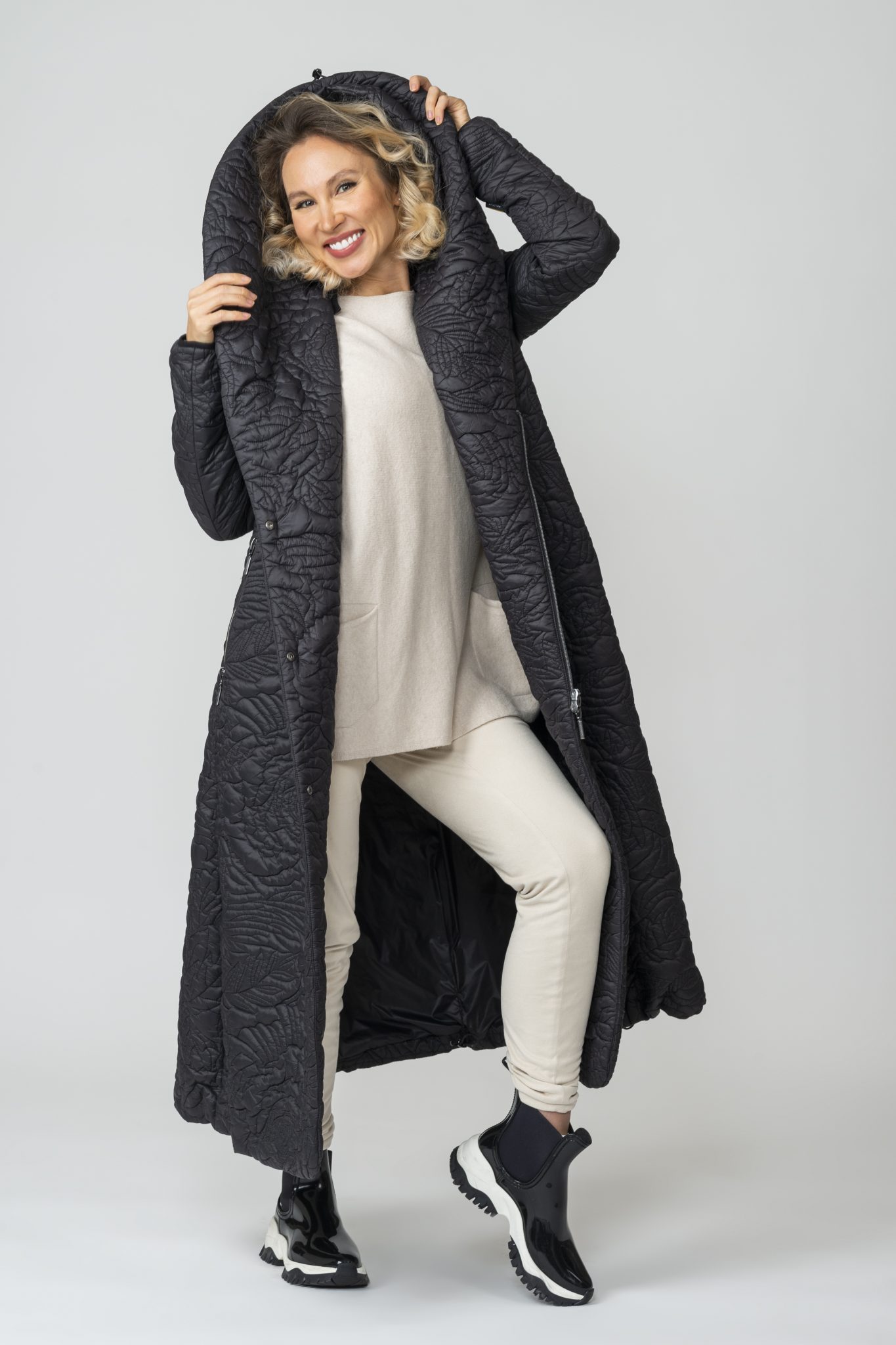 Black Long Quilted Coat Rose is a pure luxury for modern women