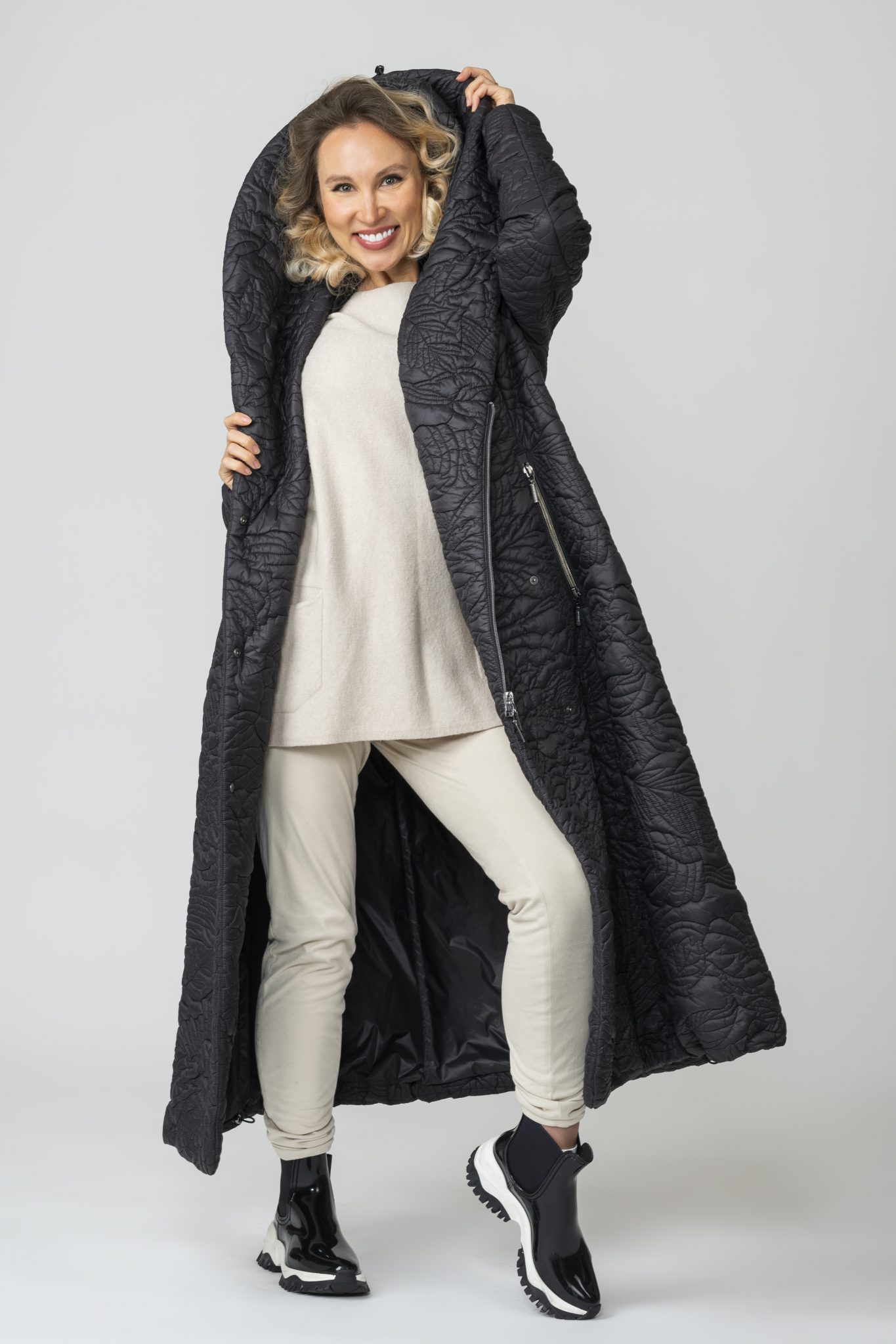 Black Long Quilted Coat Rose is a pure luxury for modern women