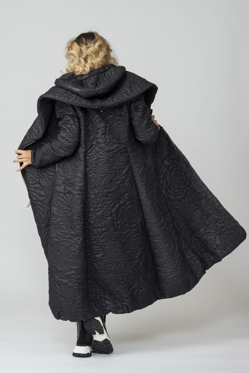 Black Long Quilted Coat Rose is a pure luxury for modern women