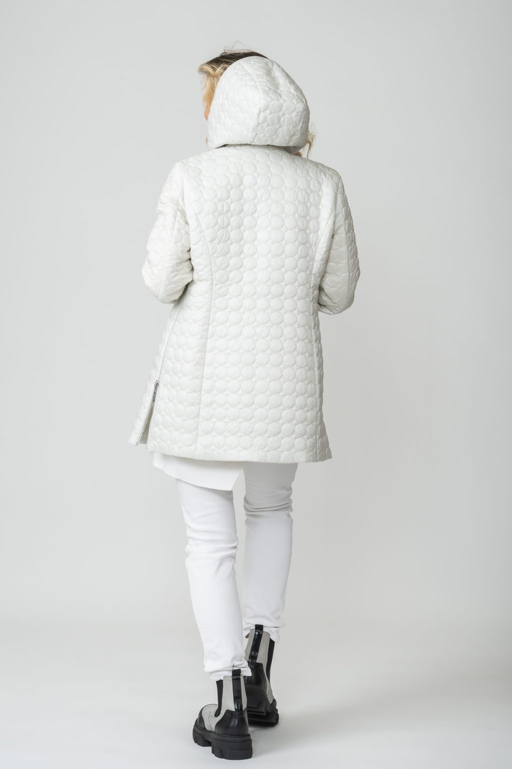 Quilted trench Olivia is absolutely stunning outer jacket with hood